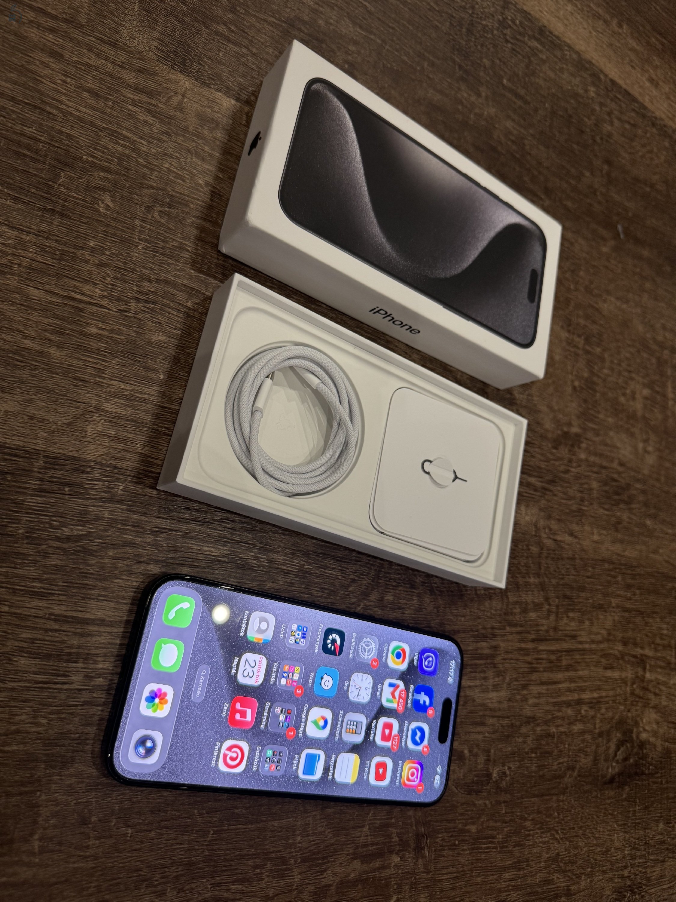 Karcmentes Iphone 15 Pro Max 256gb fekete 16 hó garancia - Őrbottyán