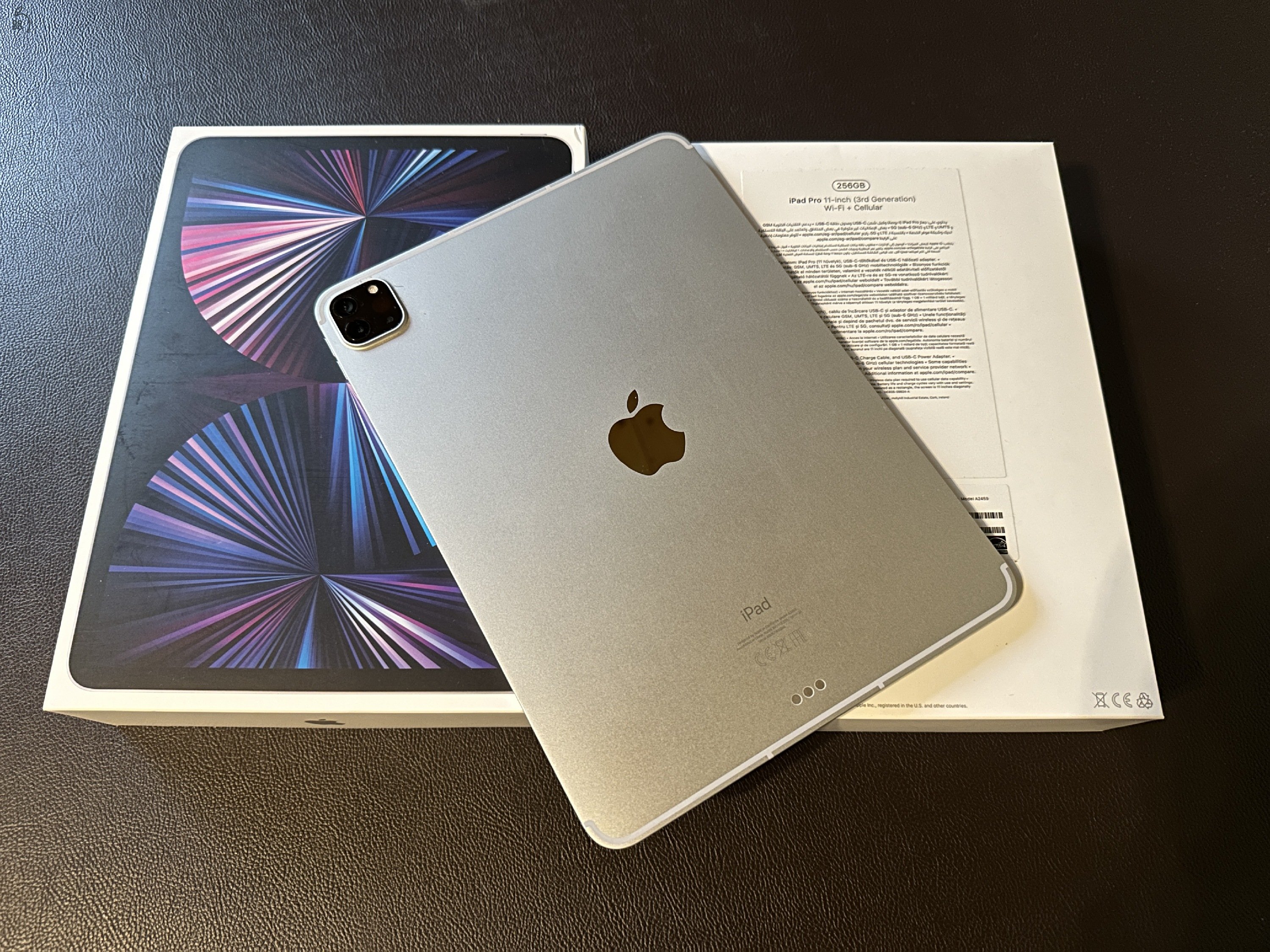 M1 iPad Pro 11" WiFi + Cellular 256 GB extrákkal eladó - Kaposvár